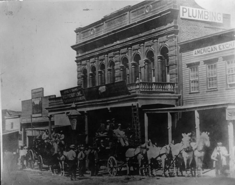 33 photos that reveal what life was really like in Wild West mining towns