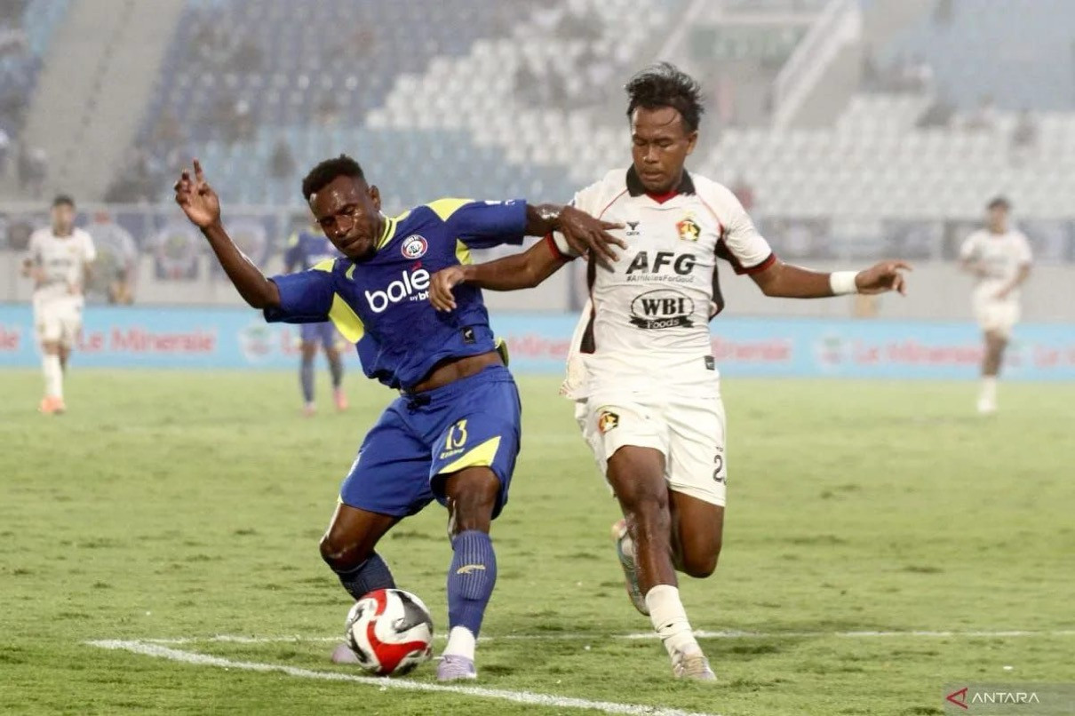 Arema FC resmi berpisah dengan Samuel Balinsa, daftar pemain yang ...