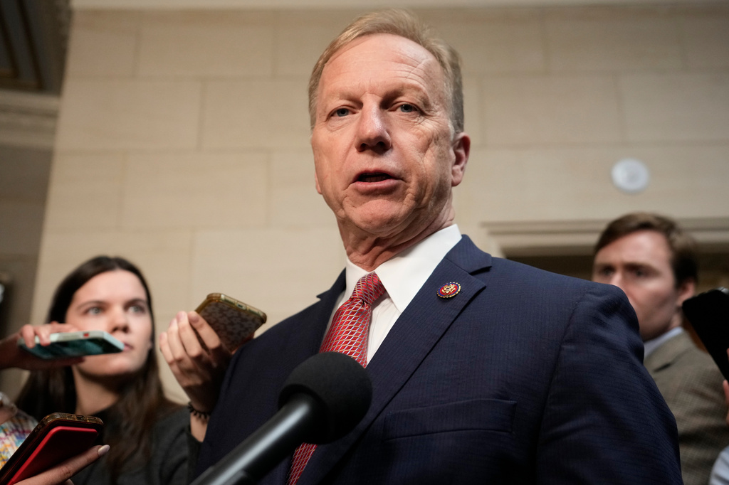 Trump-backed Kevin Hern wins Oklahoma Senate primary to replace ...