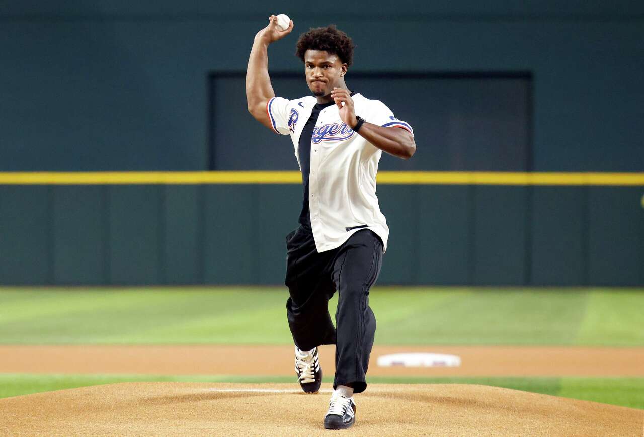Watch: Cowboys rookie Caleb Downs throws out first pitch ahead of ...