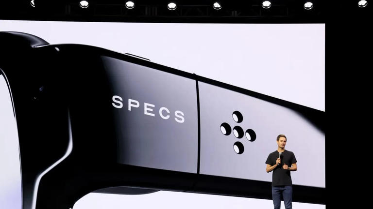 SNAP stock rebounds overnight: CEO defends premium specs against META's ...