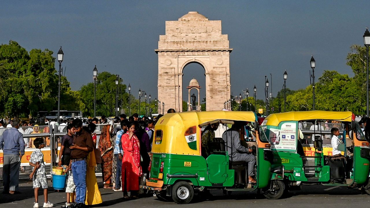 Delhi weather today: Will it rain by afternoon? Maximum temperature to ...