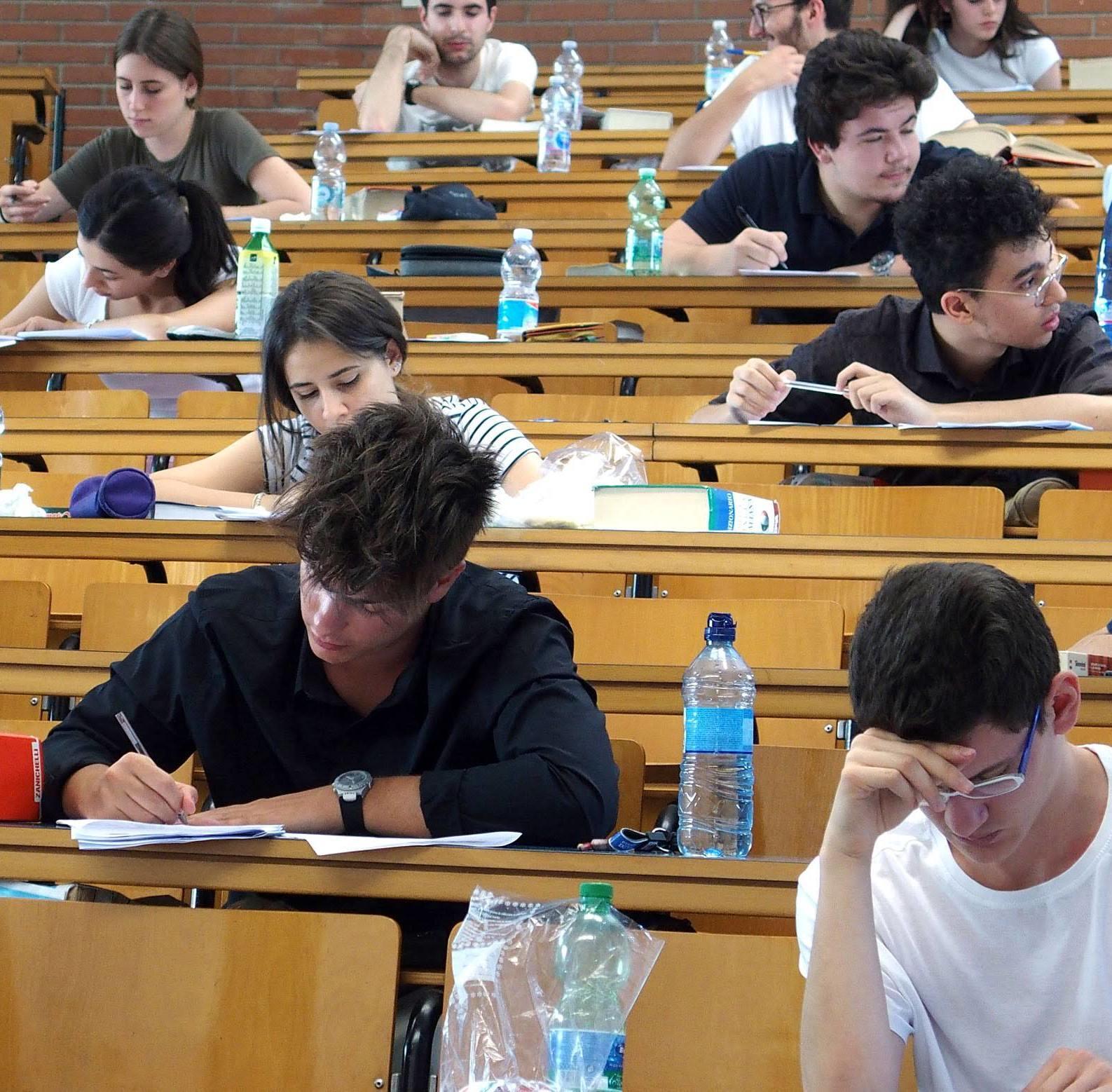 Notte prima degli esami. Domani si parte con la maturità