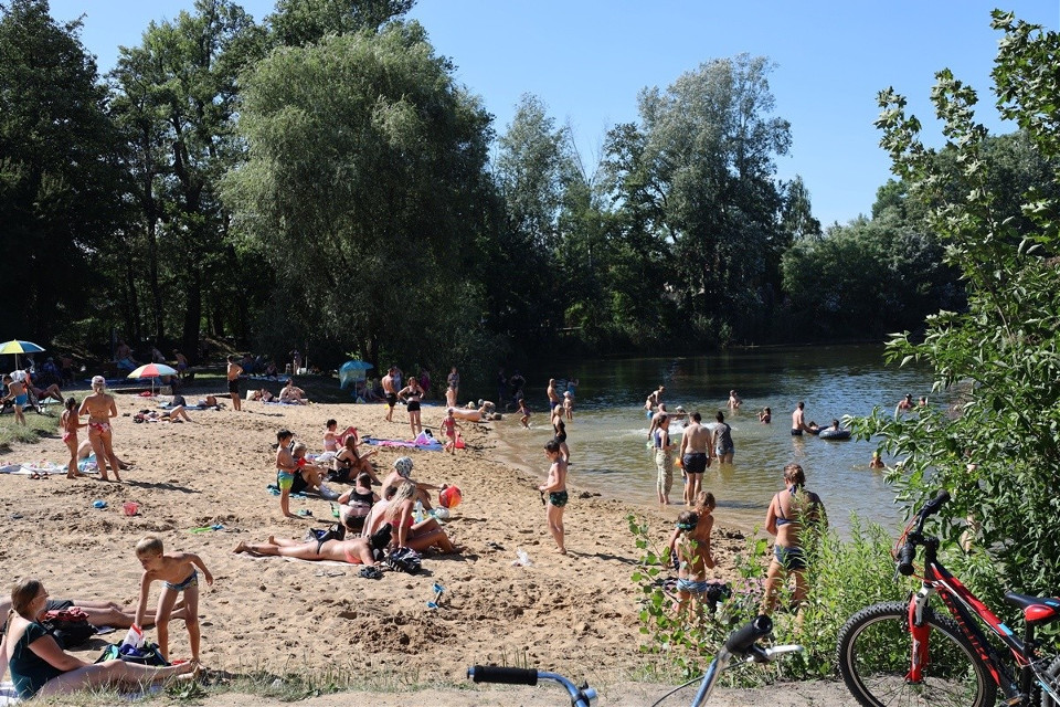 Nad tym wrocławskim jeziorem był "syf, kiła i mogiła". Tak dziś wygląda ...