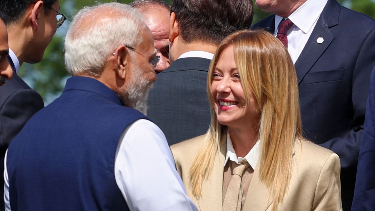'We're most famous couple': Giorgia Meloni tells PM Modi at G7 Summit ...