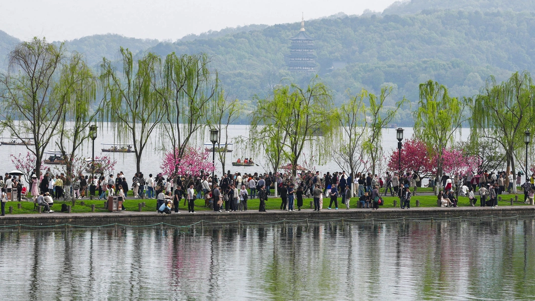 Fall for Zhejiang’s lakes, tea and timeless towns