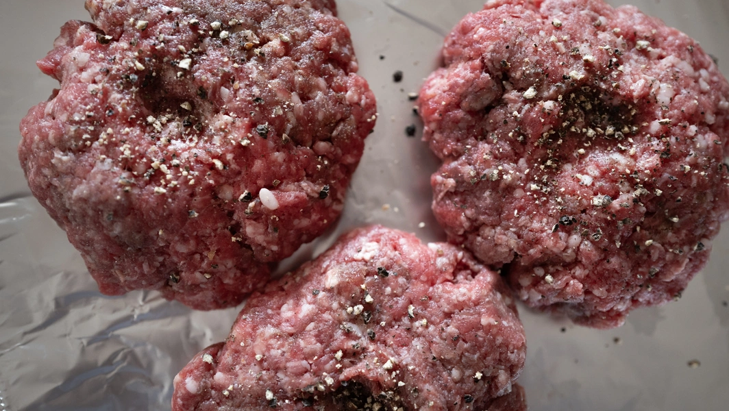 Essential tips for perfect homemade burgers