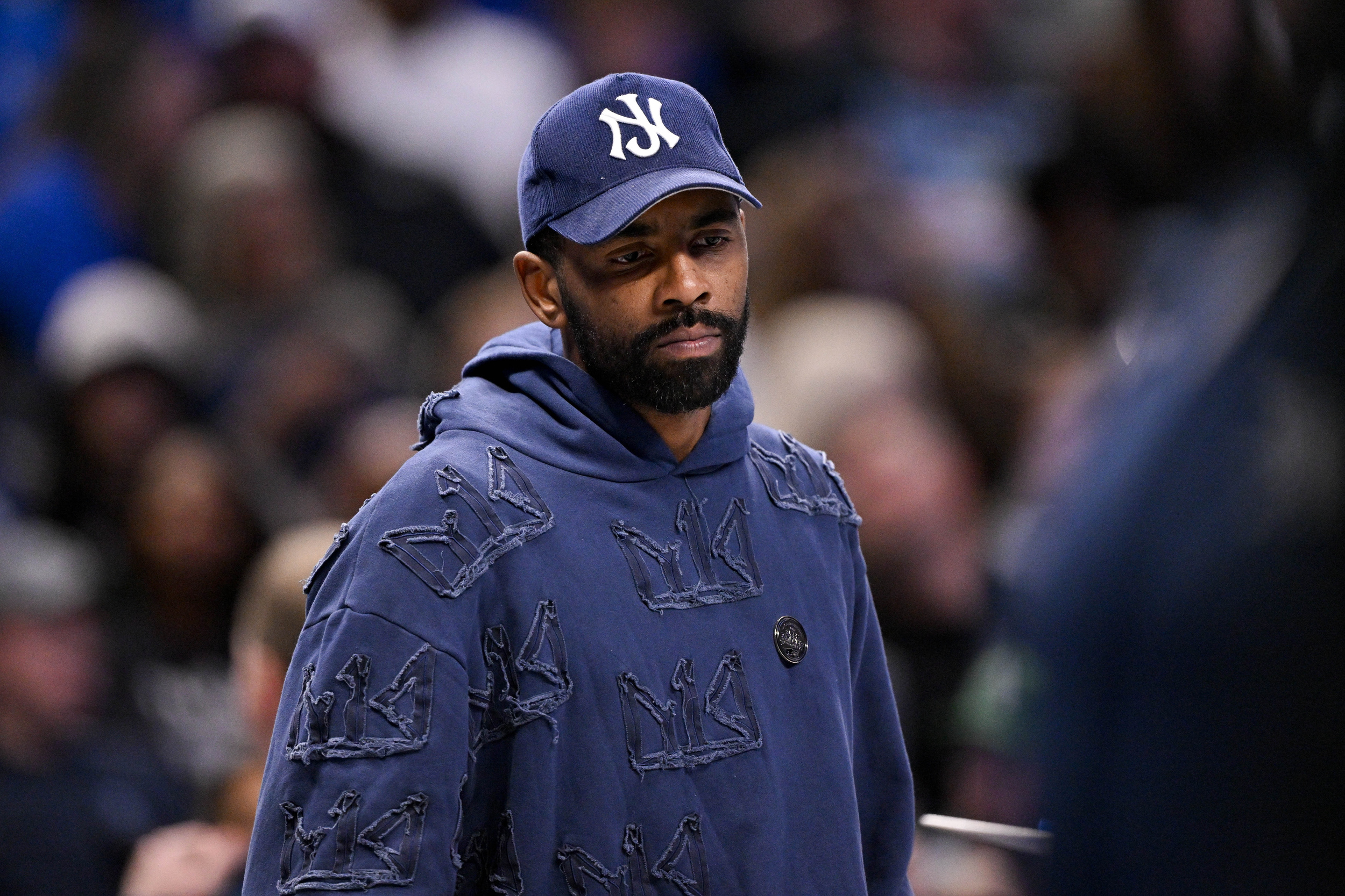 Report: Mavericks could hire head coach with a strong link to Kyrie Irving