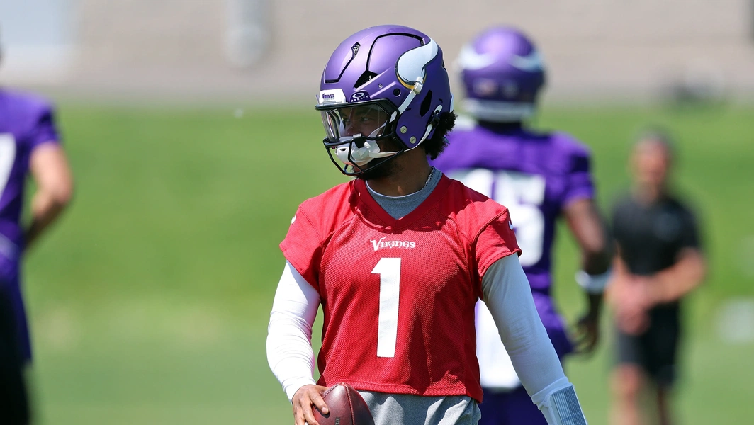 Murray holds edge as Vikings QB battle heads to camp