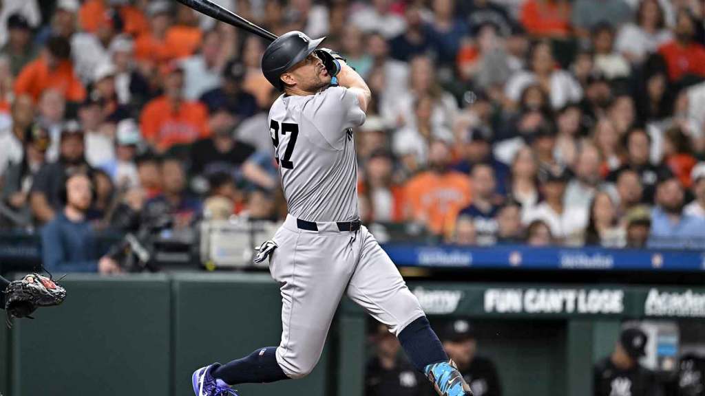 Yankees’ Giancarlo Stanton gets rough injury update from Aaron Boone