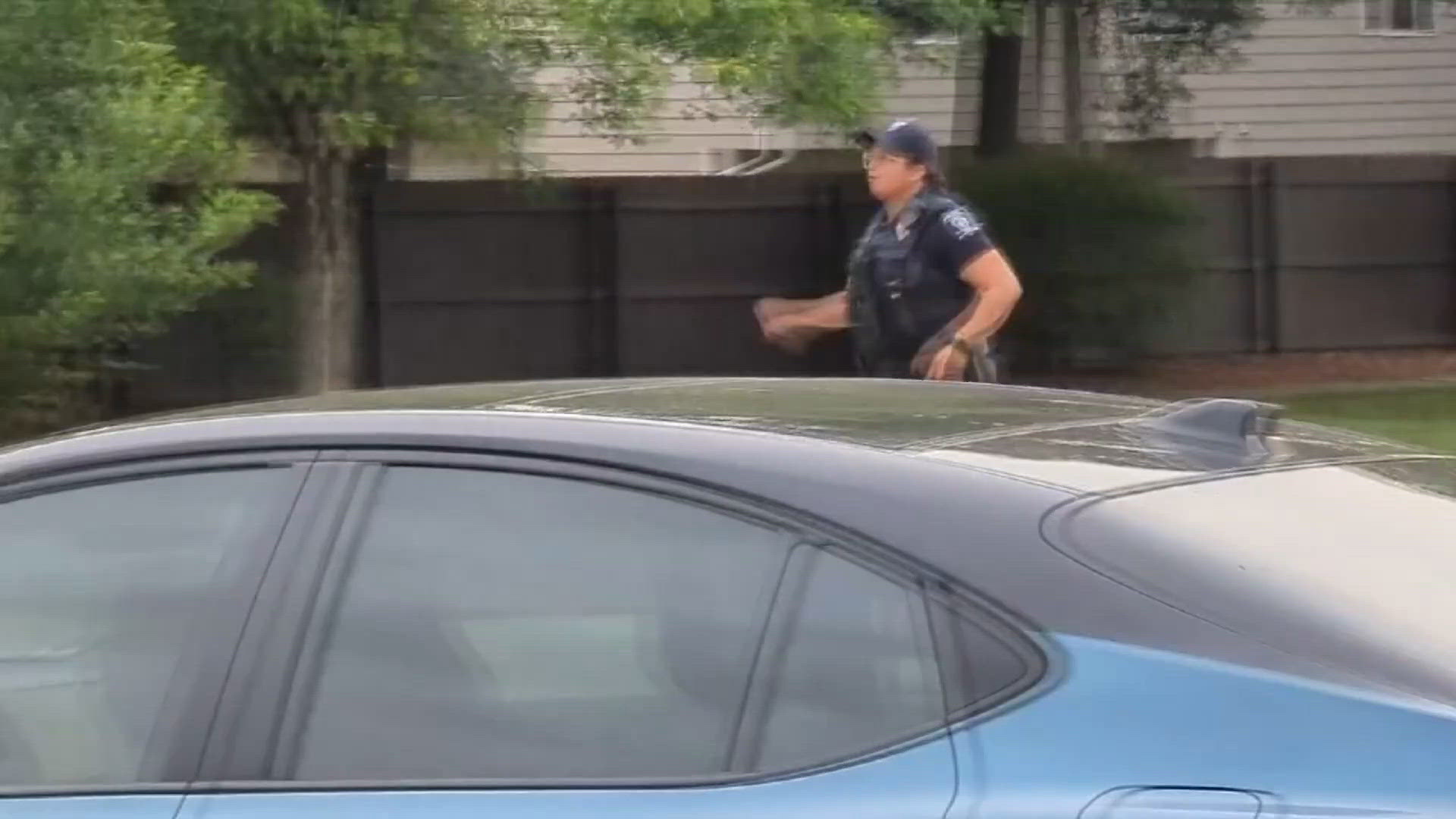 Police chase man on foot in south Charlotte, witnesses say