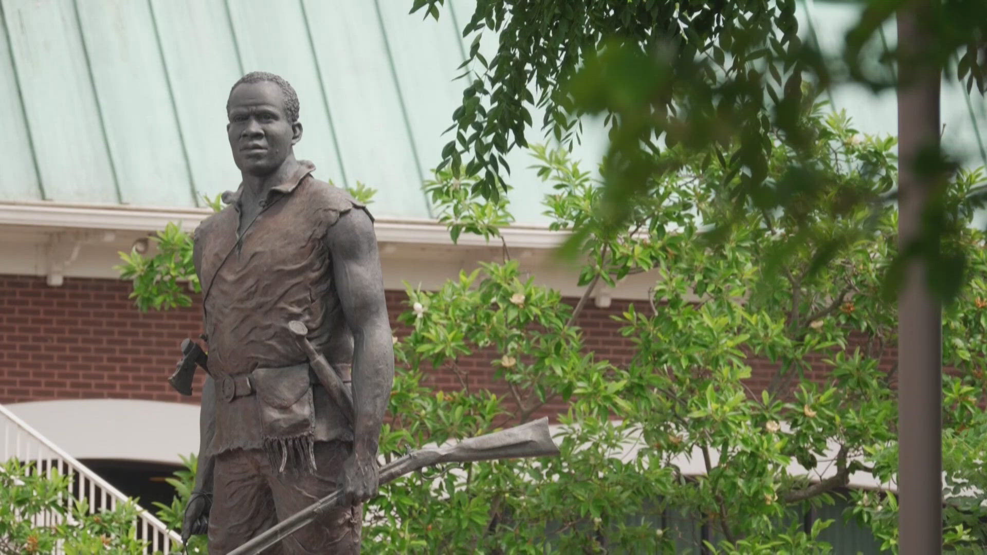 Frazier History Museum honors key member of Lewis and Clark expedition