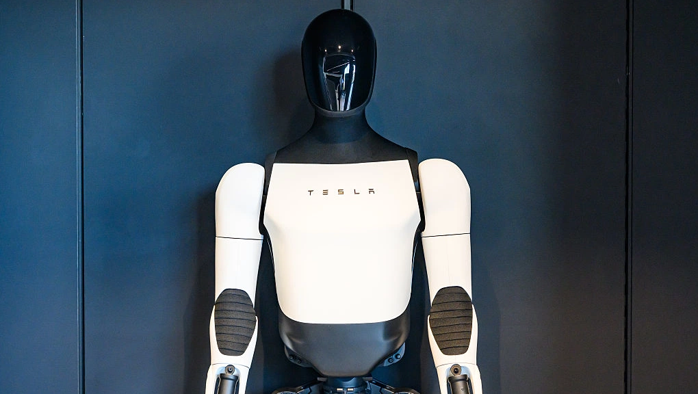 Rivian CEO backs $1B humanoid robotics spin-off to rival Tesla