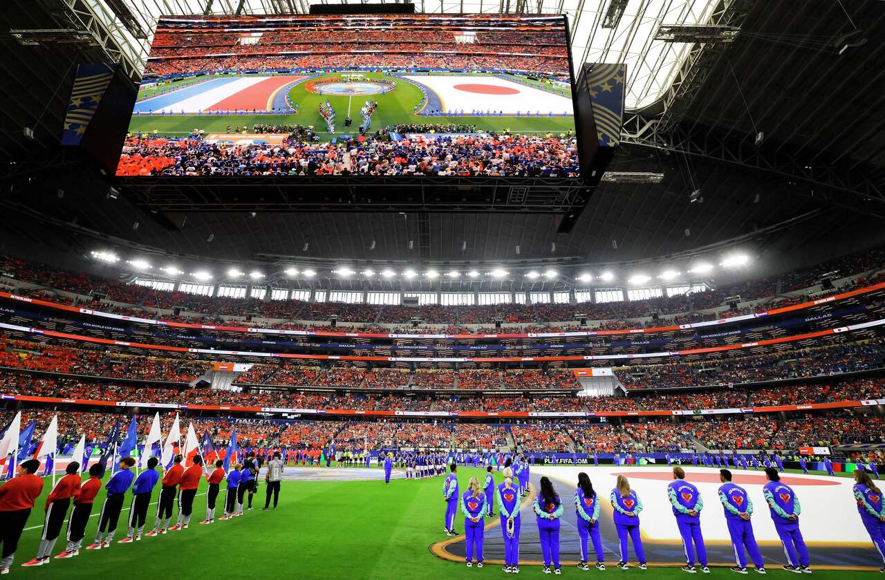Grass over turf? Cowboys players voice opinions on Dallas Stadium's ...