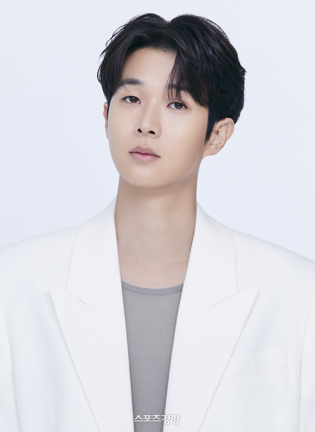 Choi Woo-shik transforms into an independence activist... A passionate ...