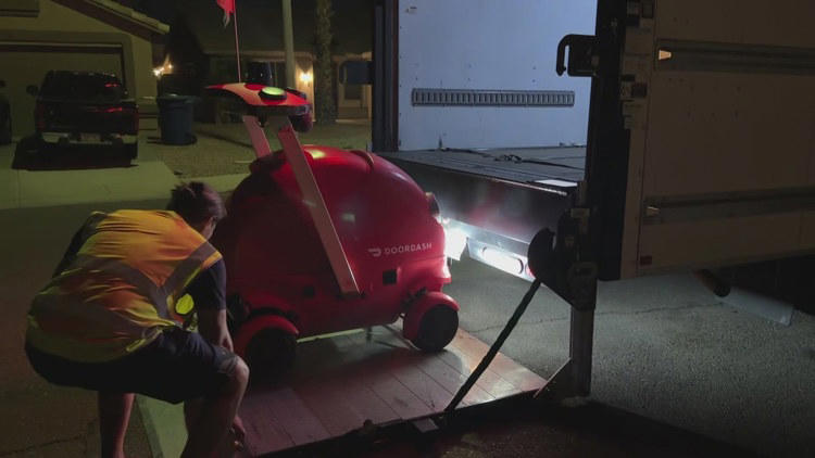 Food delivery robot caught in the middle of Chandler SWAT situation