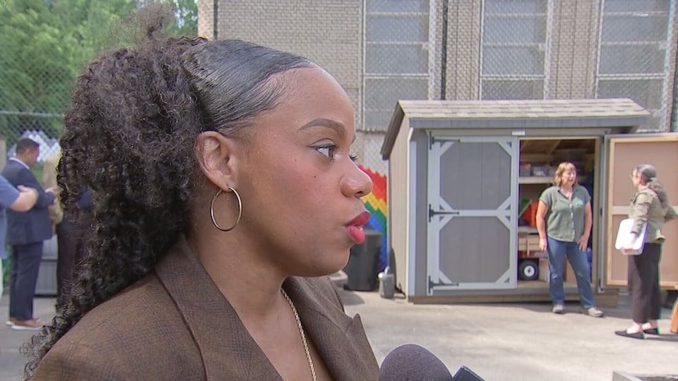 Rep. Summer Lee comments on death of woman left at bus stop by ICE