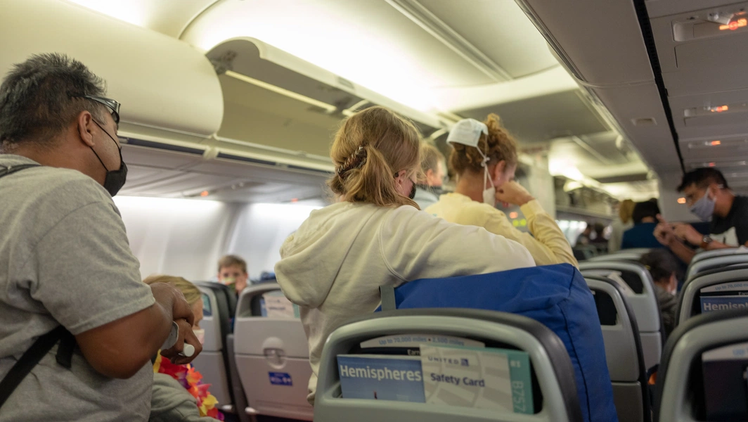 5 airplane seats flight attendants recommend avoiding