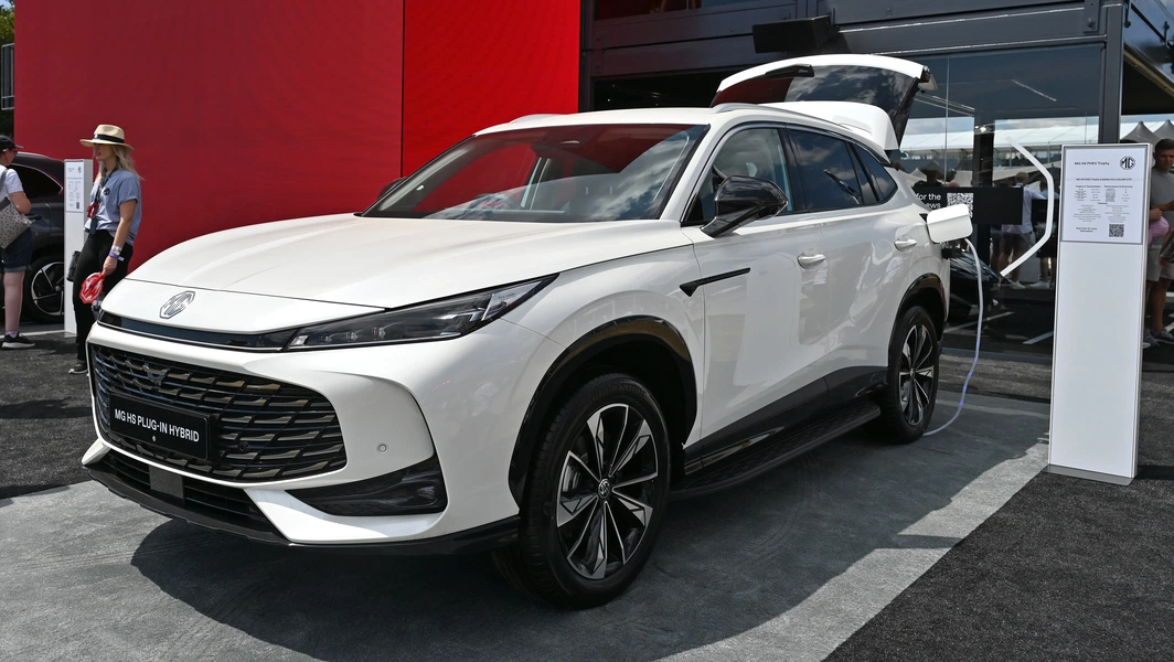 Hybrid and plug‑in hybrid vehicle comparison