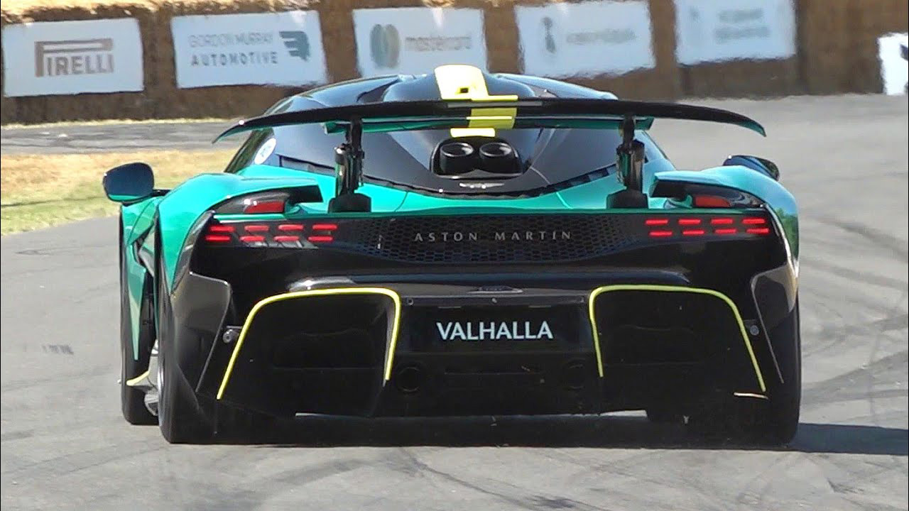 Aston Martin Valhalla da 1079 CV, accelerazioni a tutto gas a Goodwood