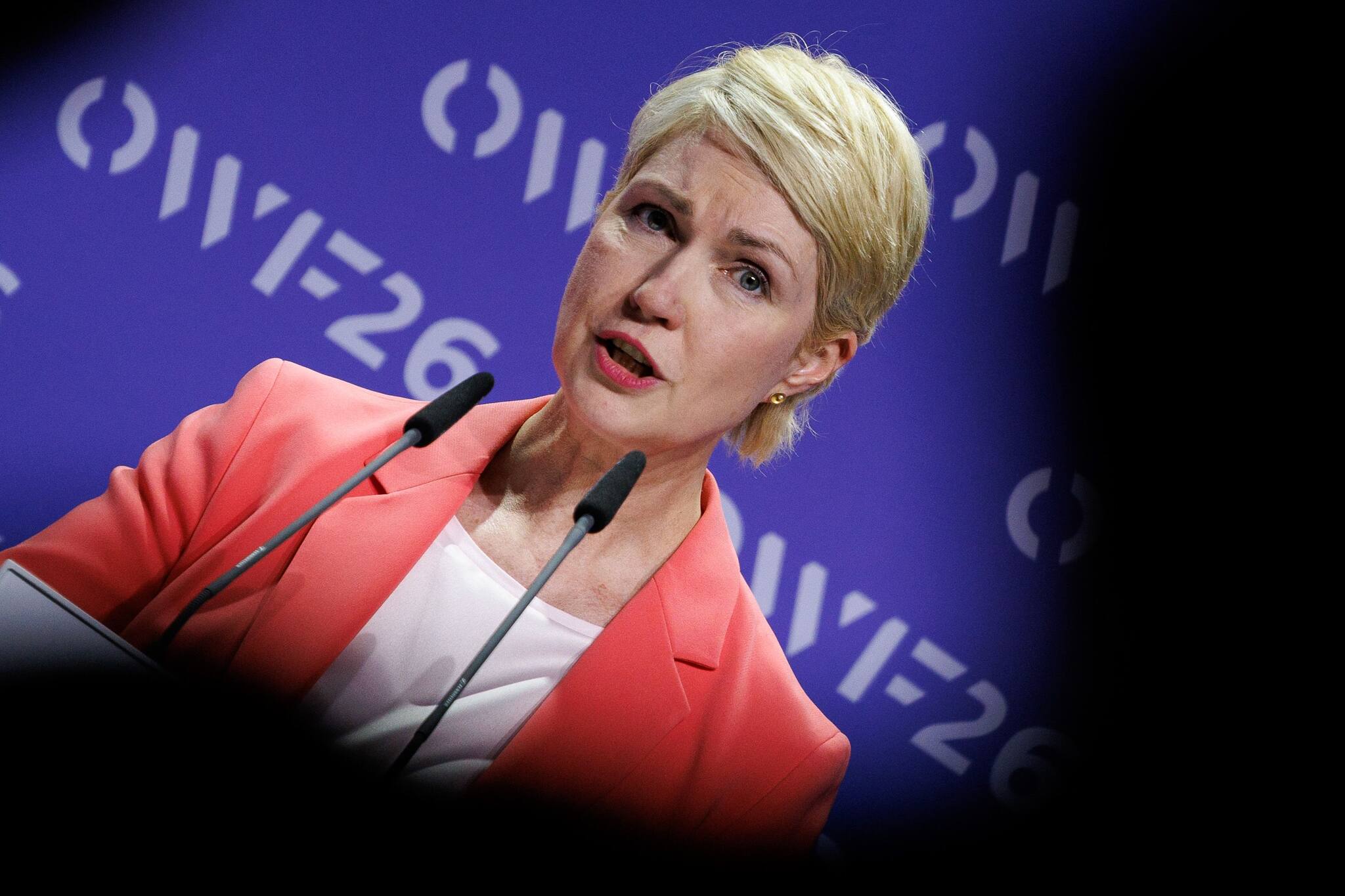 Schwesig fordert: Politiker und Beamte sollen in Rentenkasse einzahlen