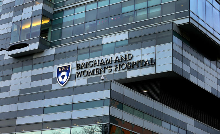 Brigham and Women's nurses vote to authorize 1-day strike