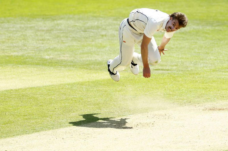 Cricket-Conway and Tickner back in New Zealand's central contract list