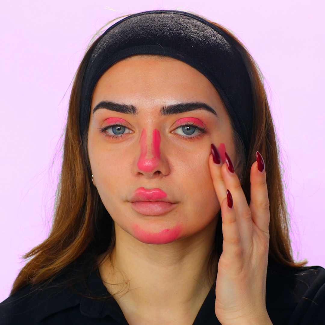Contorno mágico del rostro con un solo producto💄