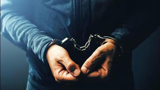 Instagram love turns tragic: 27-yr-old man strangles live-in partner to ...