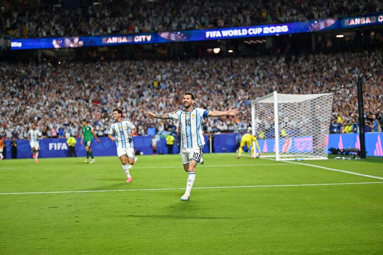 Photos: Messi scores his first World Cup hat trick vs. Algeria in ...