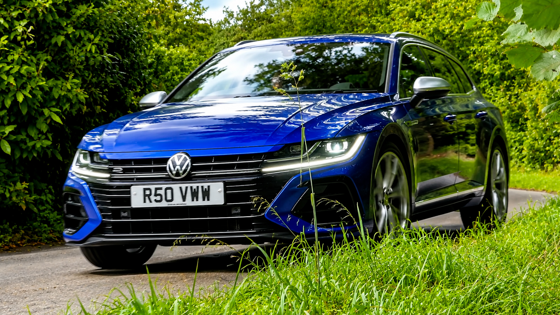 Can a massive long estate car still handle like a sports vehicle?