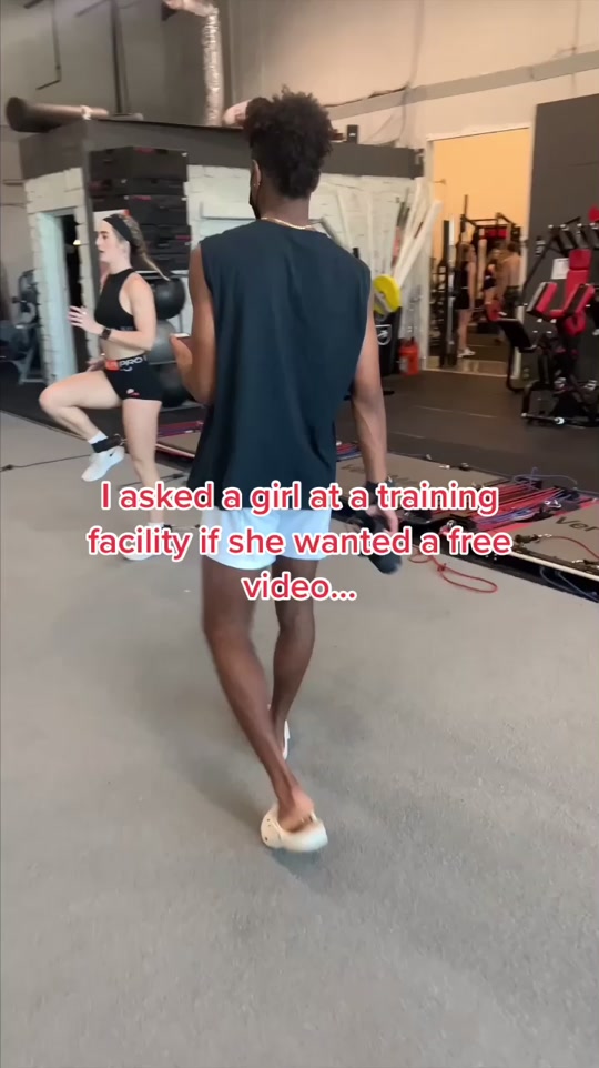 Her insta: lilystandley7 #videography #fitness #gym