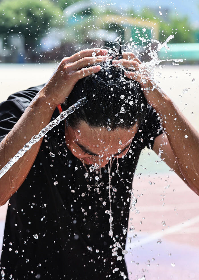 Hot weather in S Korea