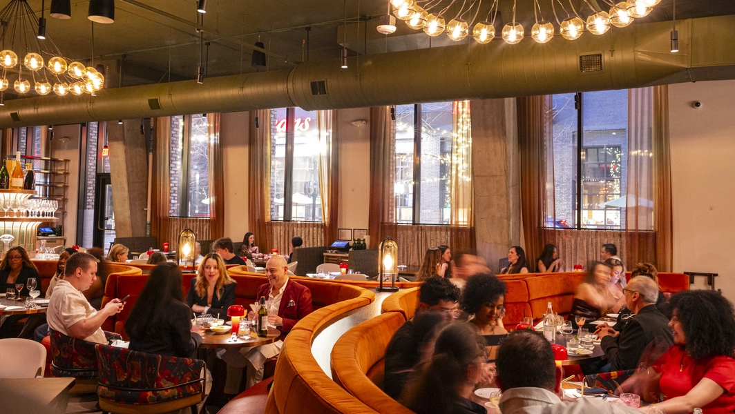 How restaurants choose and manage seating