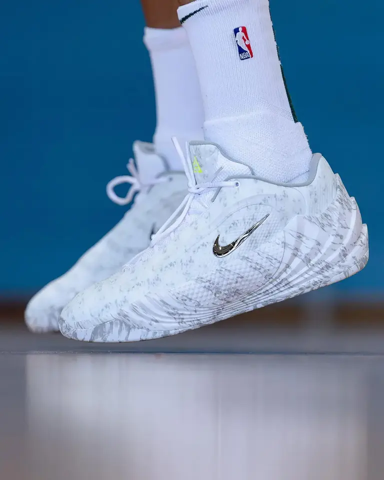 Un nouvel aperçu de la Giannis Freak 8