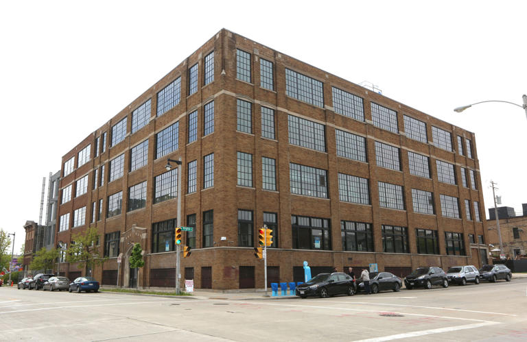 Furniture dealer relocates to Walker's Point building from Brookfield