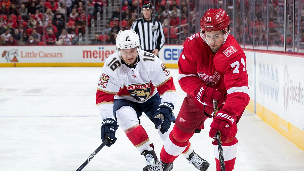 Red Wings urge Larkin to widen trade list as Panthers bid looms