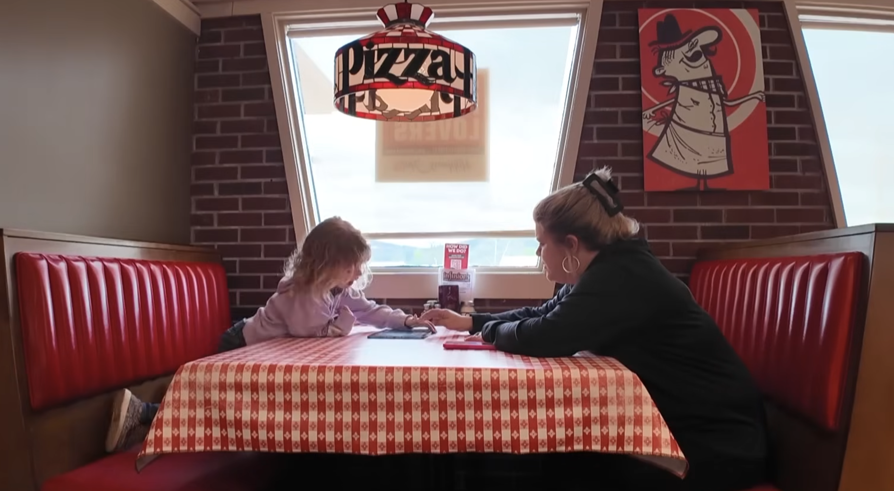 This Pizza Hut in Pennsylvania is turning back the clock to attract ...