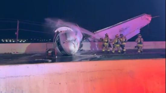 Laredo, Texas plane crash: Scary videos from plane crash near Saunders ...