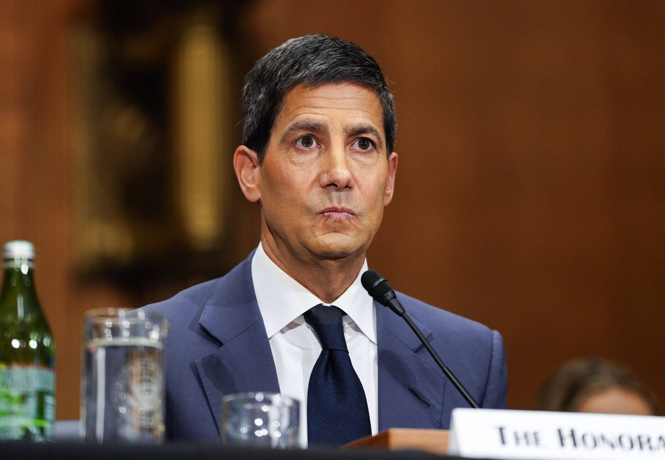 Bitcoin wartet auf die Fed – doch dieser Coin explodiert um 25 Prozent
