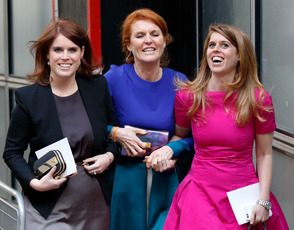Prince William slammed for targeting princesses – despite public kiss ...