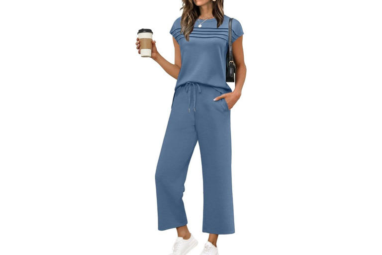 I’m a 5-foot writer, and this petite-friendly matching set earned a ...