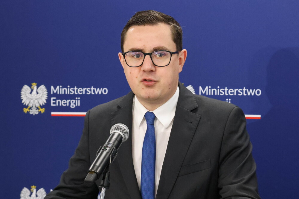 Minister energii: w kolejnych dniach powinny być dalsze spadki cen paliw