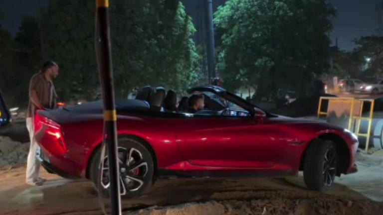 Stuck MG Cyberster sports car in Gurgaon is a lesson on dealing with ...