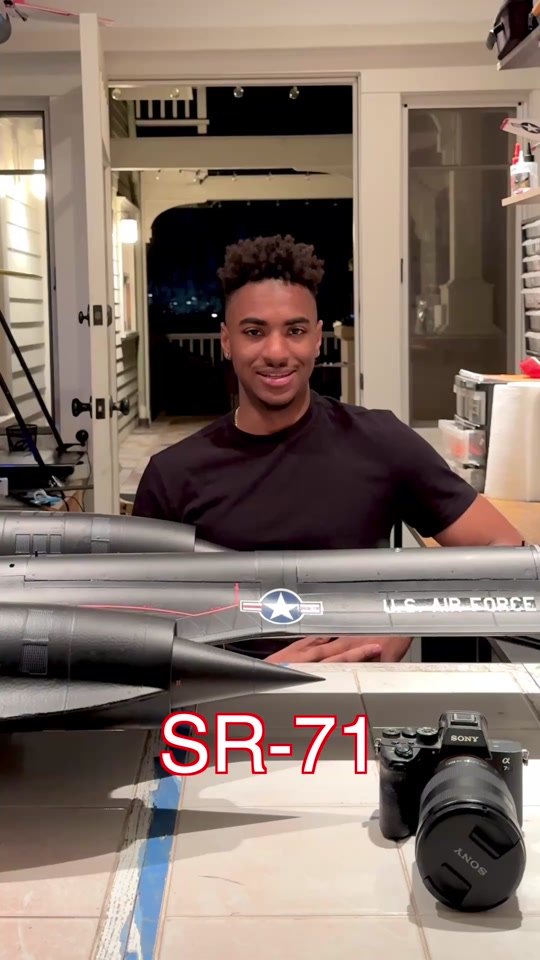 Turning a toy fighter jet into a blockbuster moment #fighterjet #usa