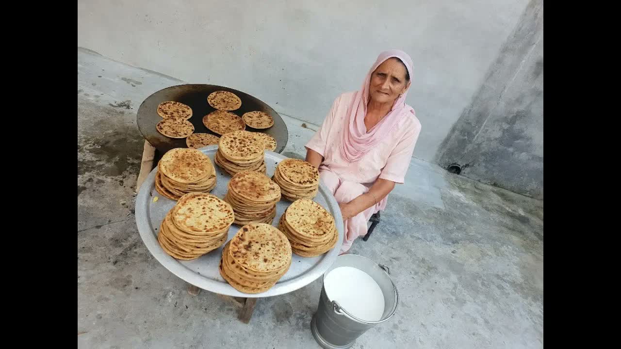 How street vendors make aloo paratha so delicious