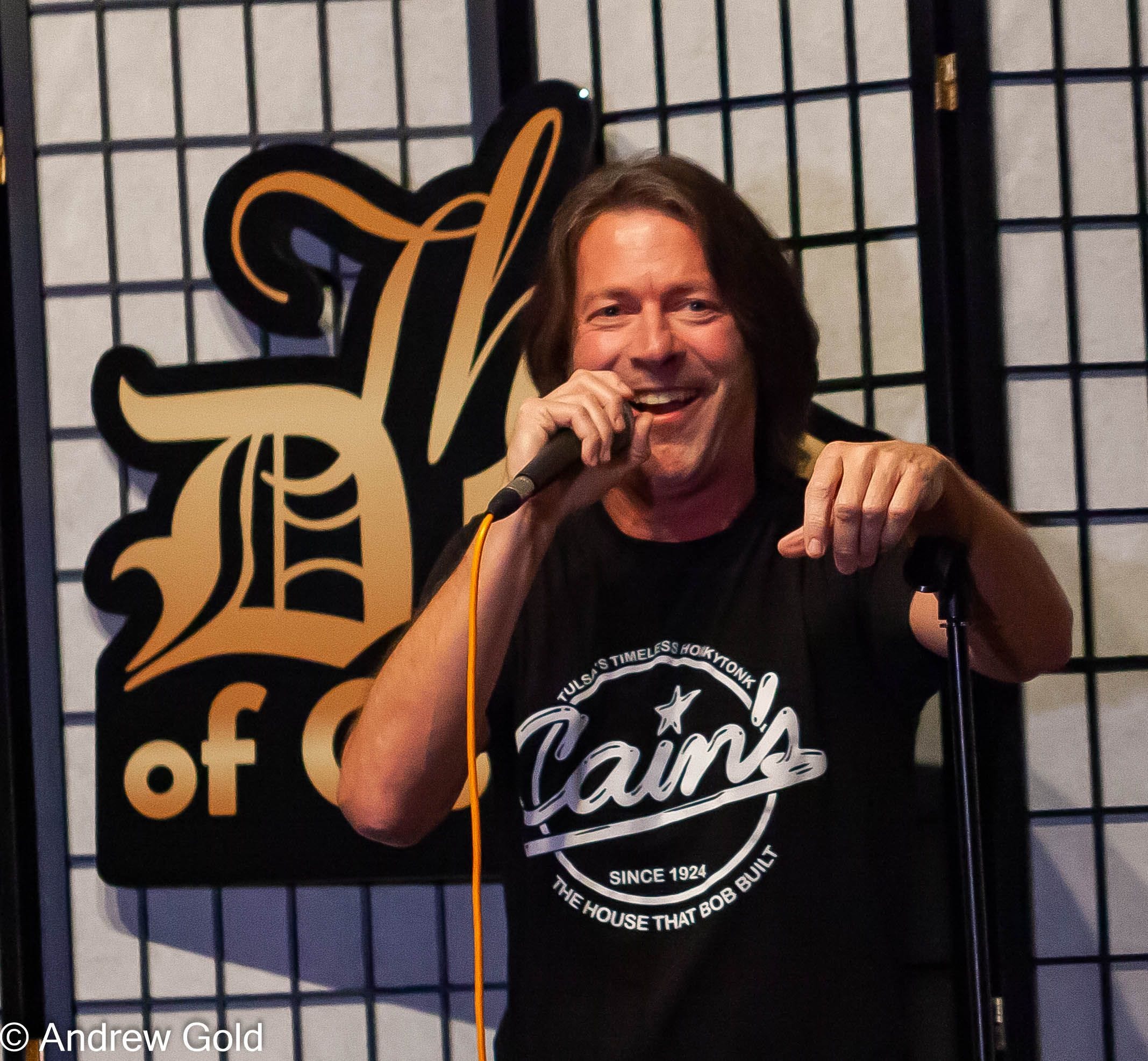 'That Metal Show' host bringing the jokes and rock talk to Massillon