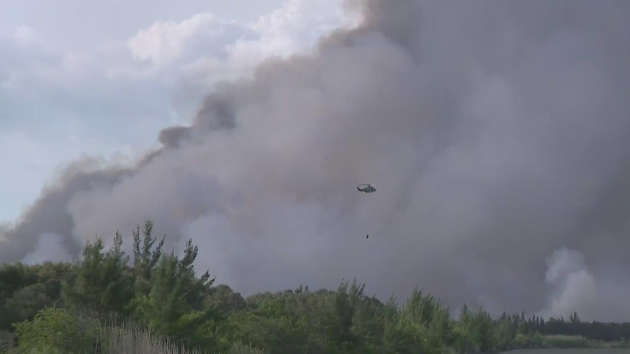 Two wildfires continue burning in west Miami-Dade leading to air ...