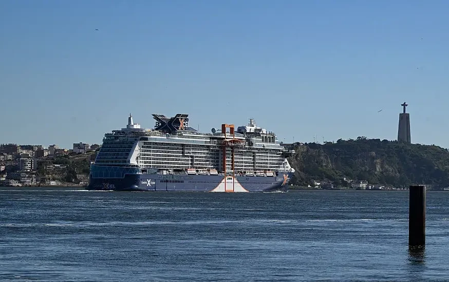 Cruise industry shifts toward small ships and younger travelers