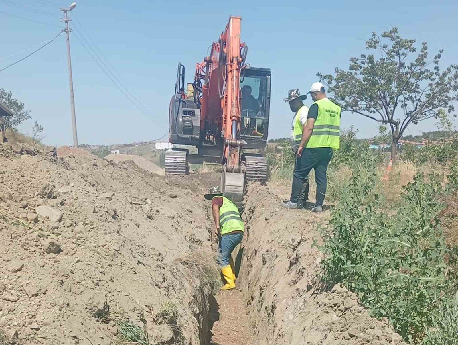 Sungurlu’da içme suyu şebeke hattı çalışmaları sürüyor